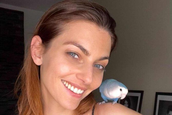 Laura Barth show: selfie allo specchio, fan senza parole